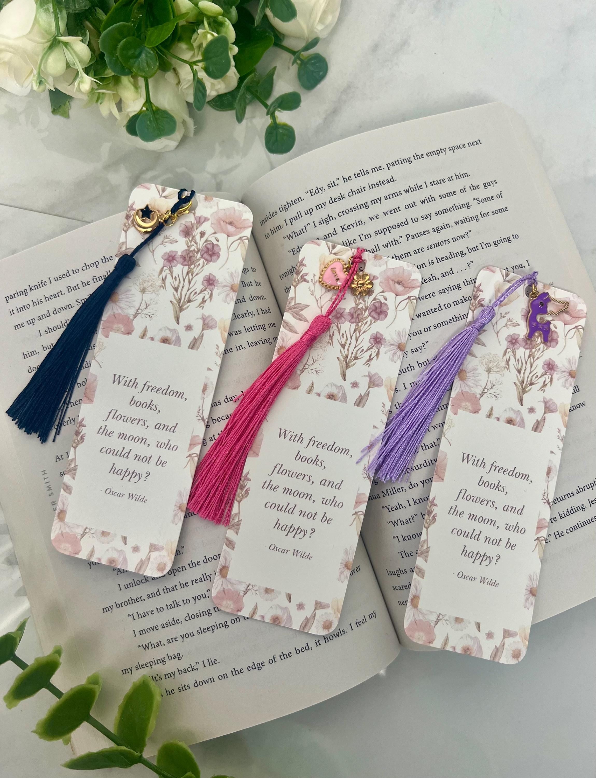 Personalized Bookmark – Chapters and Flowers